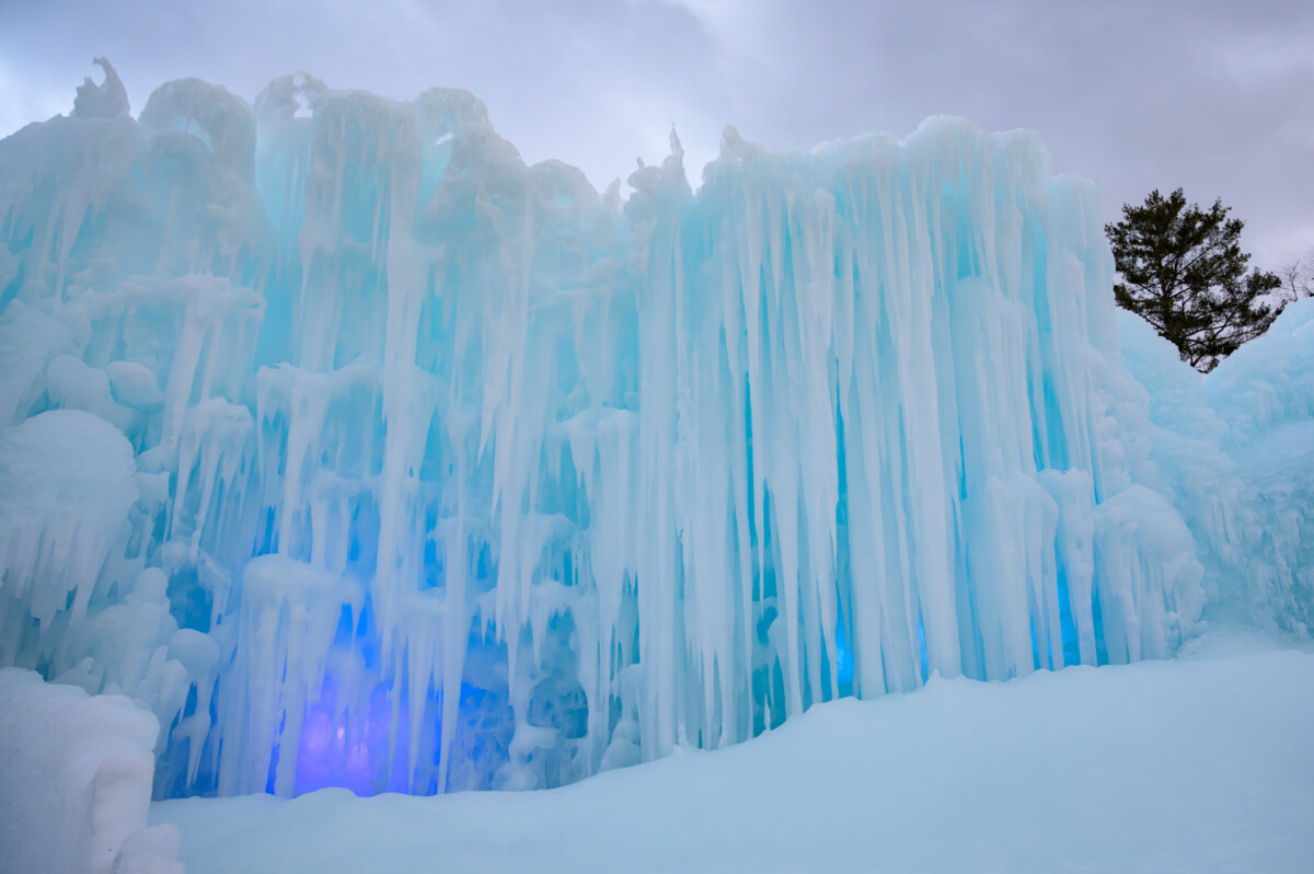 Hunt’s Photo Walk: New Hampshire Ice Castles | Hunt's Photo Education